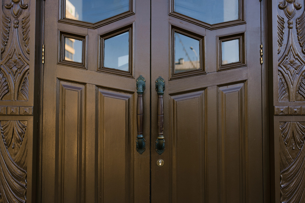 How Custom Doors Transform Your Home’s Entrance